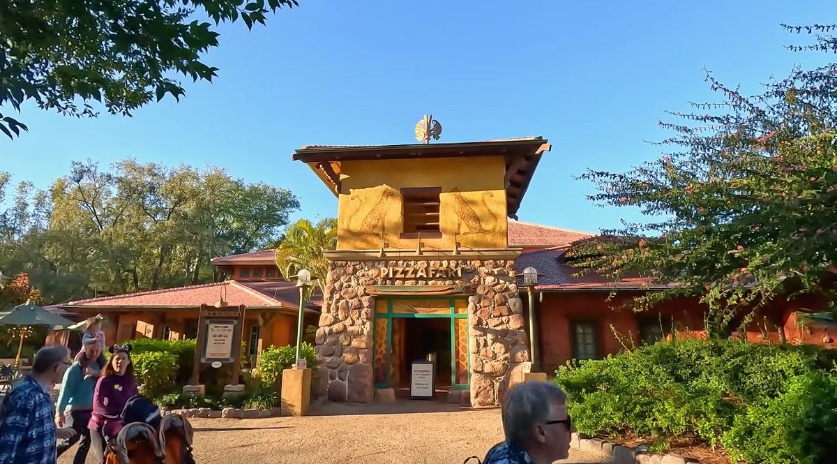 Pizzafari Restaurant | Disney World Complete Guide