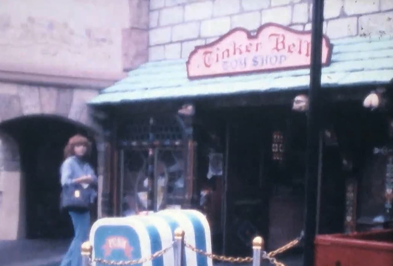 Tinker Bell Toy Shop | Disneyland Complete Guide